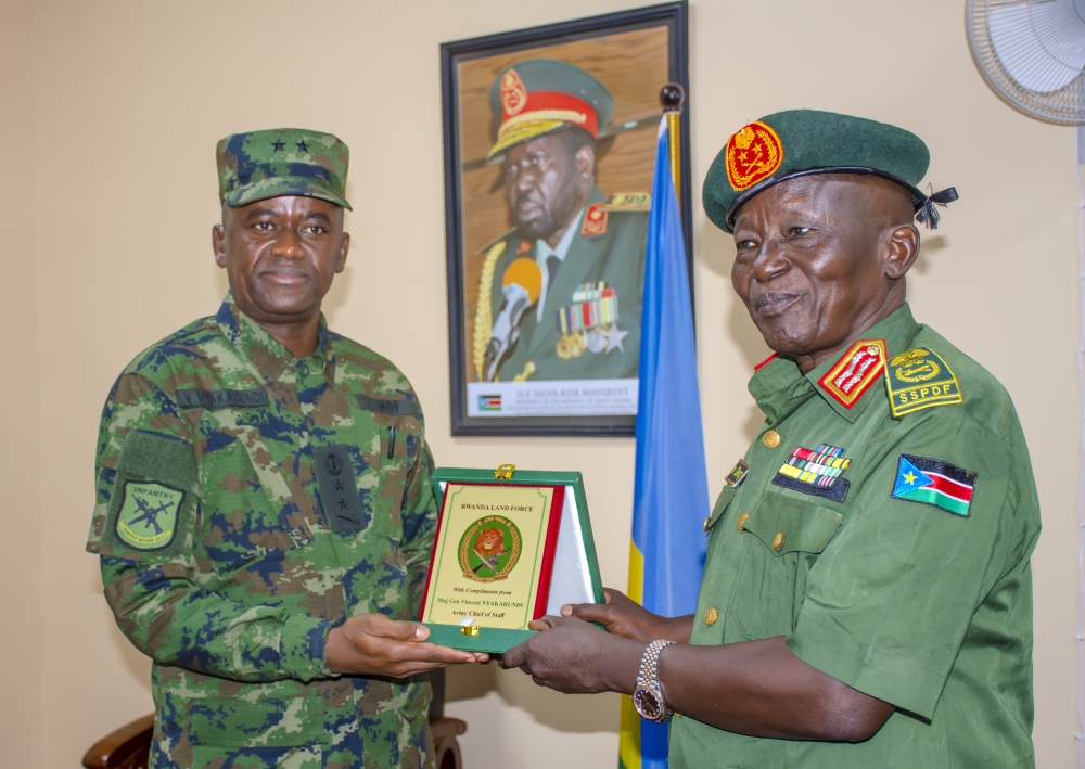 RDF Army Chief of Staff visits Rwandan peacekeepers in South Sudan ...